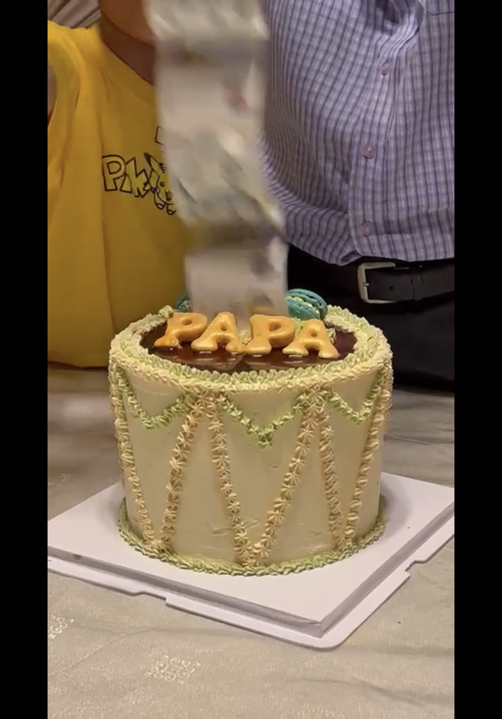 Money Pulling Cake – EUDBakery – Home-Baked Delights